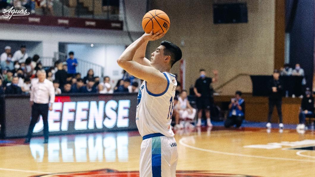 T1／硬漢！熬過嚴重腰傷扎針治療 胡瓏貿奪單月MVP│TVBS新聞網