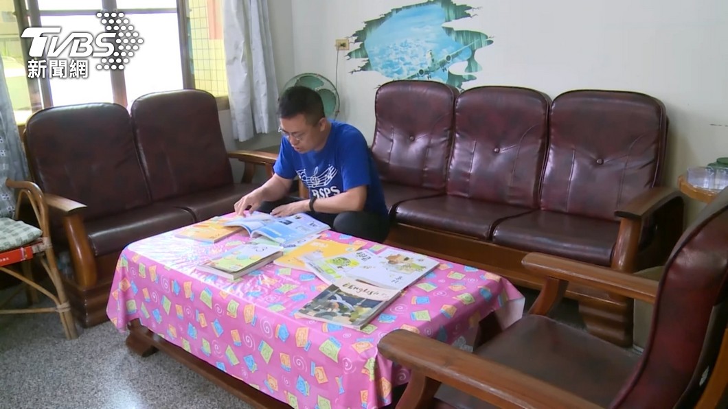 我爸都比你強！ 47歲男報名國中會考當女兒榜樣│TVBS新聞網