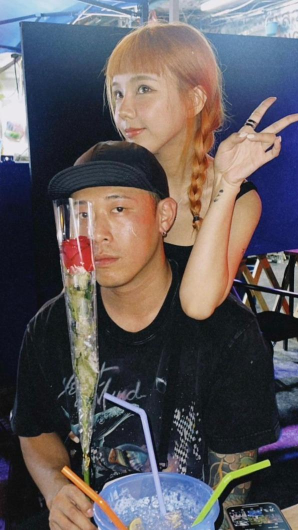 女友胸貼彈出畫面全曝光 玖壹壹健志沒發現還猛拍照糗爆│Mia│化妝師│TVBS新聞網