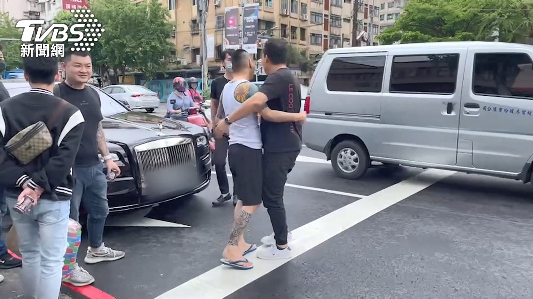 最高調受刑人 連千毅搭「勞斯萊斯」報到│TVBS新聞網