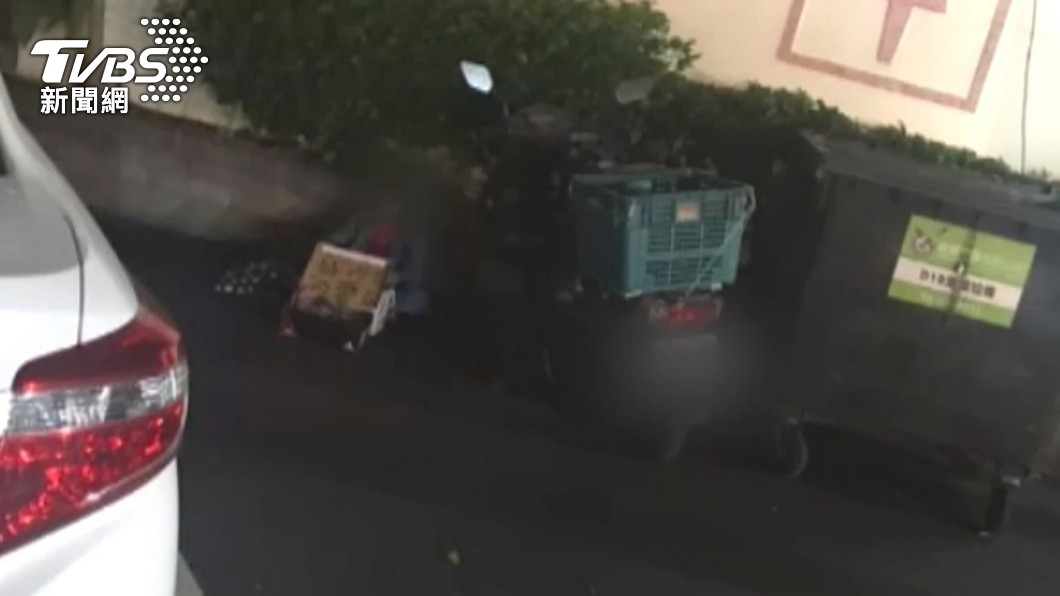 賣零食女童遭父打躺公廁睡 夜市禁「兒童」擺攤│TVBS新聞網