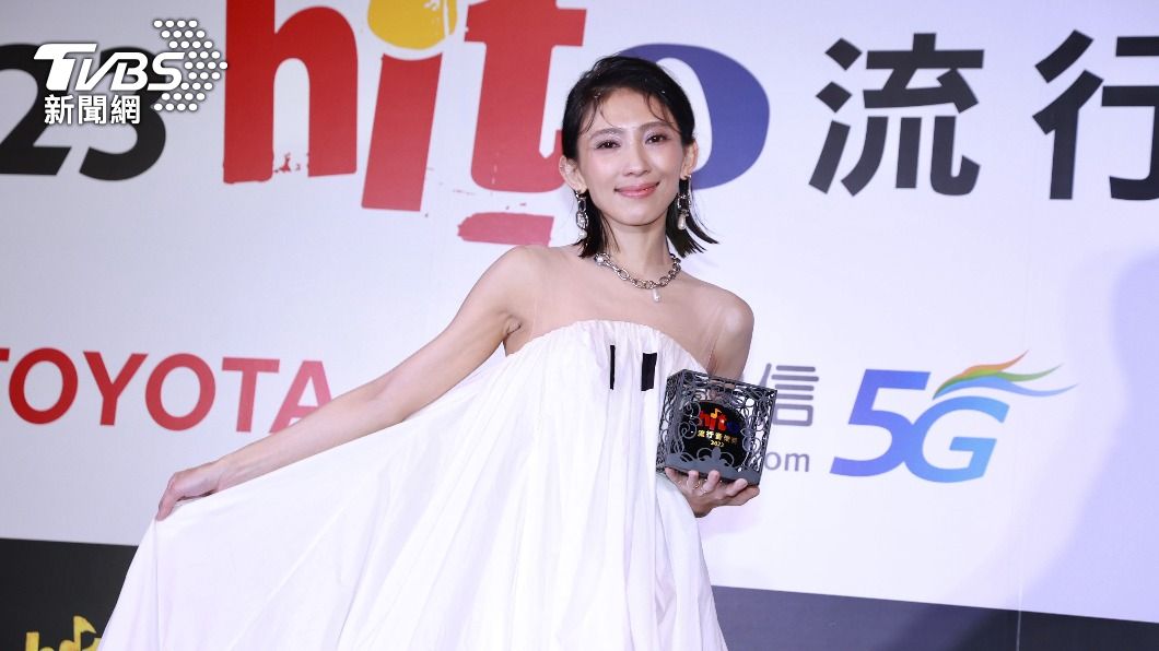 戴佩妮辣曬蠻腰「無預警揭新計畫」 沉澱7年吐心聲：找回快樂│TVBS新聞網