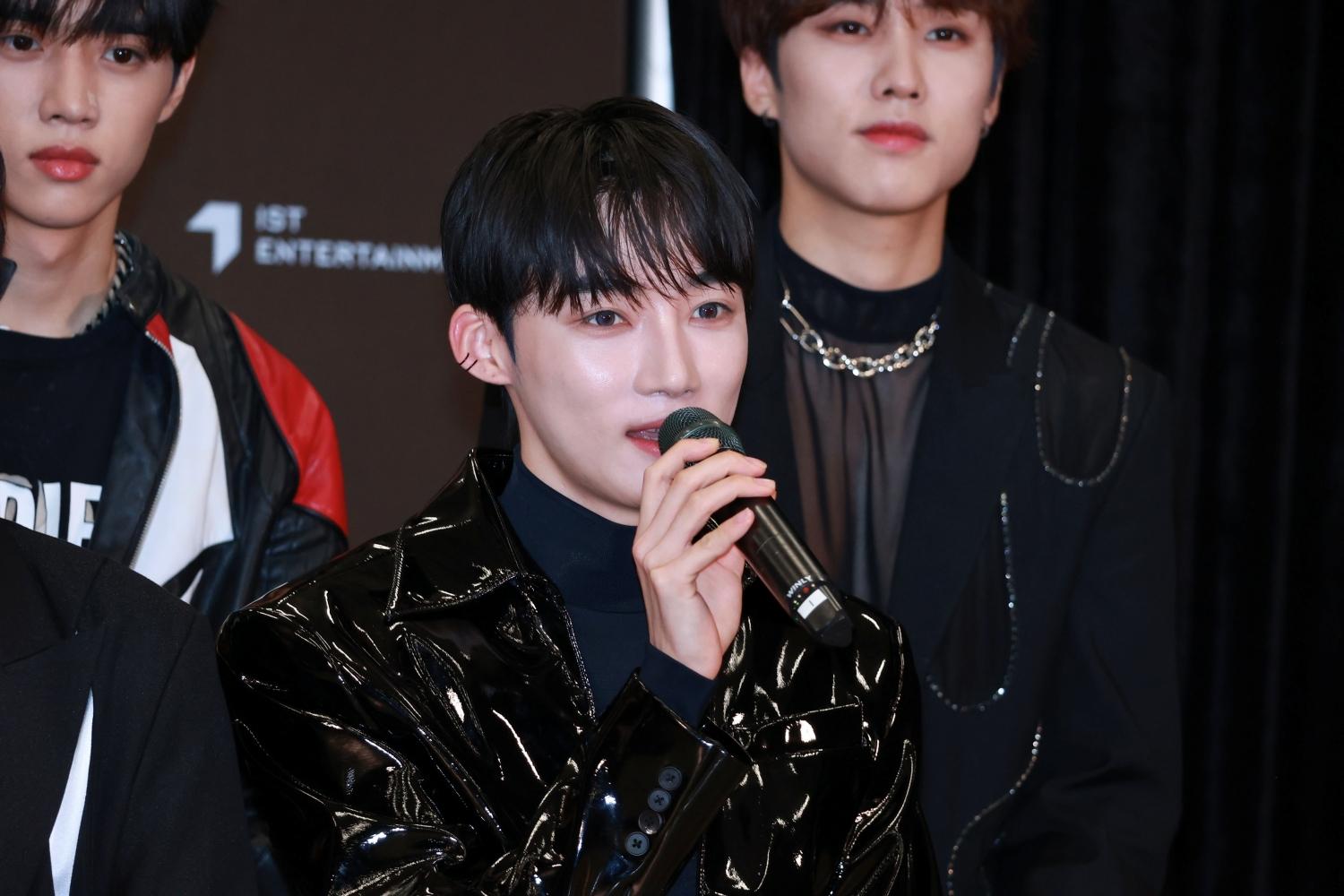 THE BOYZ練尷尬舞姿突喊「吹簫」 年輕網友重點歪：什麼意思？│TVBS新聞網