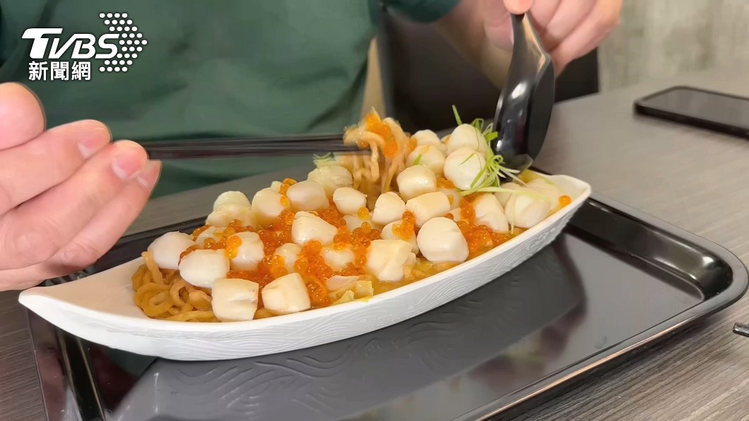 這些CP值超高！20隻胡椒蝦蓋麵 黑鮪魚吃到飽│TVBS新聞網