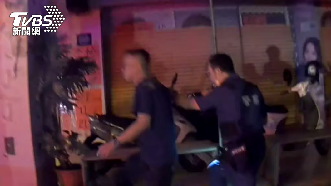 爌肉飯浩克？餐點等太久氣炸 男子翻桌砸店│台中│宵夜│西區│TVBS新聞網