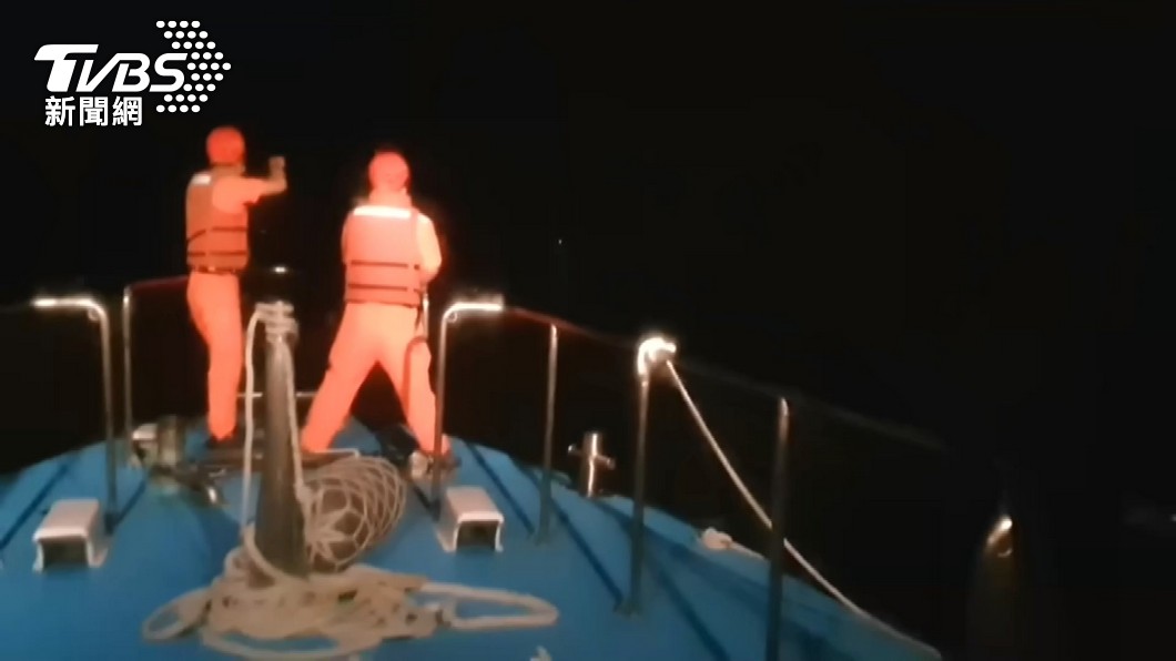 即刻救援！3潛水客體力不支恆春暗夜漂流 海巡緊急出動│TVBS新聞網