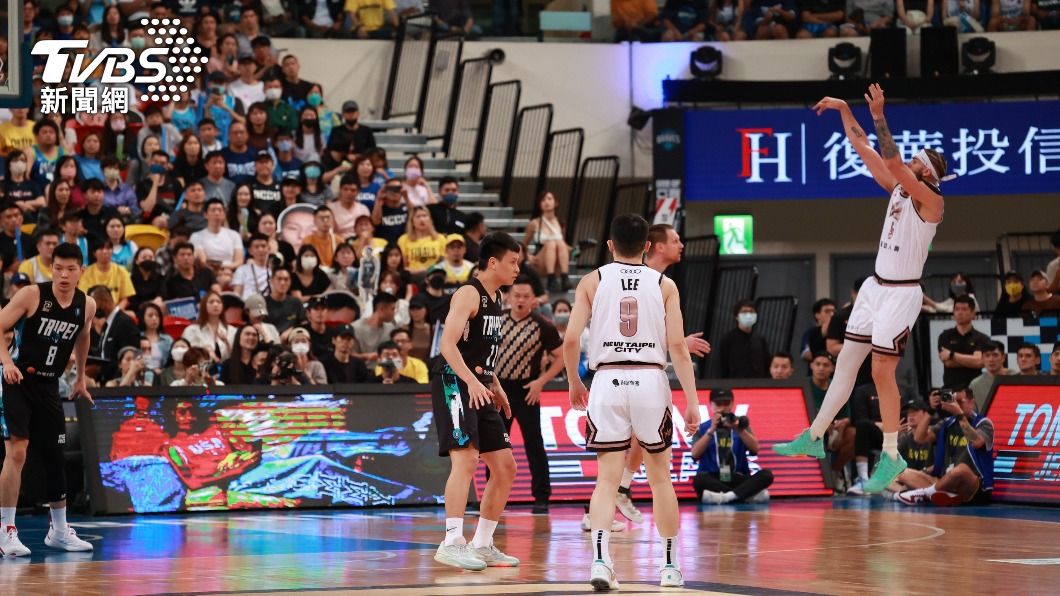 PLG／勇士3連霸！林志傑狂飆23分哭了 大勝國王拋藍色彩帶│TVBS新聞網