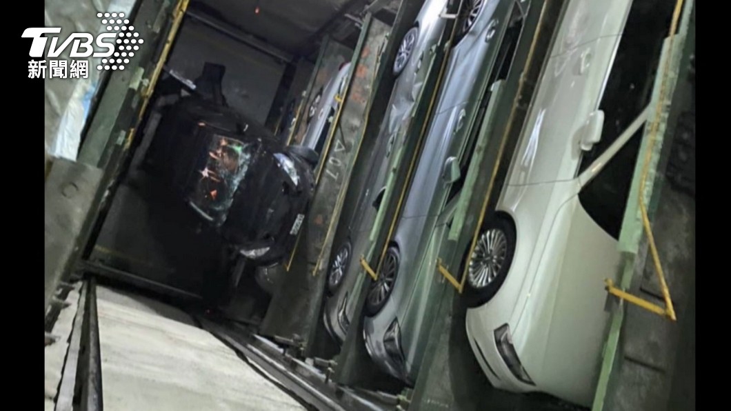 機械停車塔意外！ 駕駛連人帶車「1樓墜B3」│墜落│汽車│TVBS新聞網