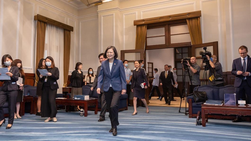 Kolas涉不倫戀辭官！曾任府院黨發言人 酒駕黑歷史是非多│TVBS新聞網