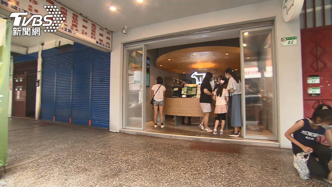 大胃王來戰！ 「7kg冰品」15分吃完「整桌免單」│TVBS新聞網