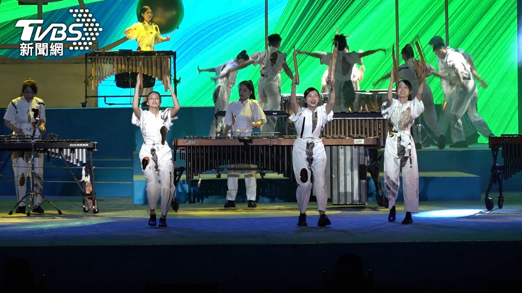 300秒煙火秀揭幕！ 新北城市藝術節開跑│藝術家│免費表演│TVBS新聞網