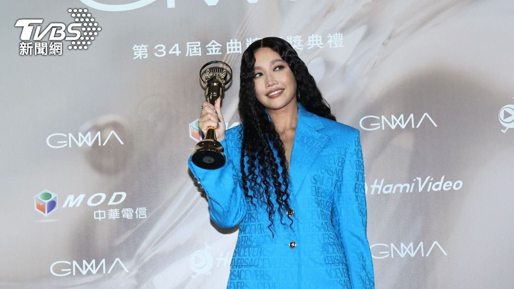 金曲34／A-Lin等16年首奪歌后 哭喊：豐年祭多1個金曲獎│TVBS新聞網