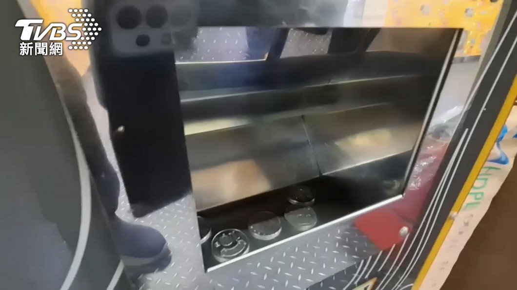 假幣換真幣！ 兌幣機1枚換5枚業者氣炸│TVBS新聞網