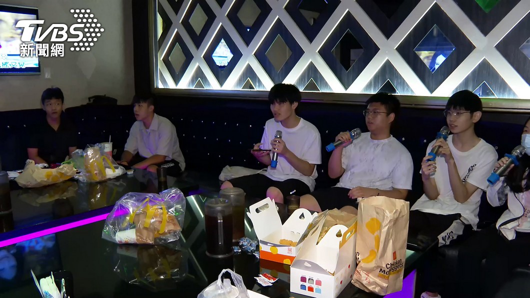 李玟留下無數神曲！民眾KTV飆經典憶天后《刀馬旦》《能不能》超夯│TVBS新聞網