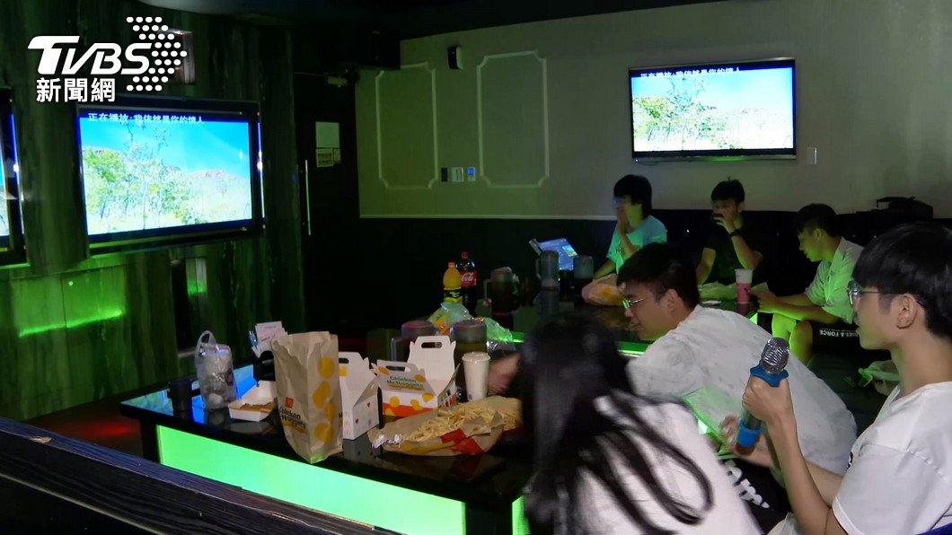 李玟留下無數神曲！民眾KTV飆經典憶天后《刀馬旦》《能不能》超夯│TVBS新聞網