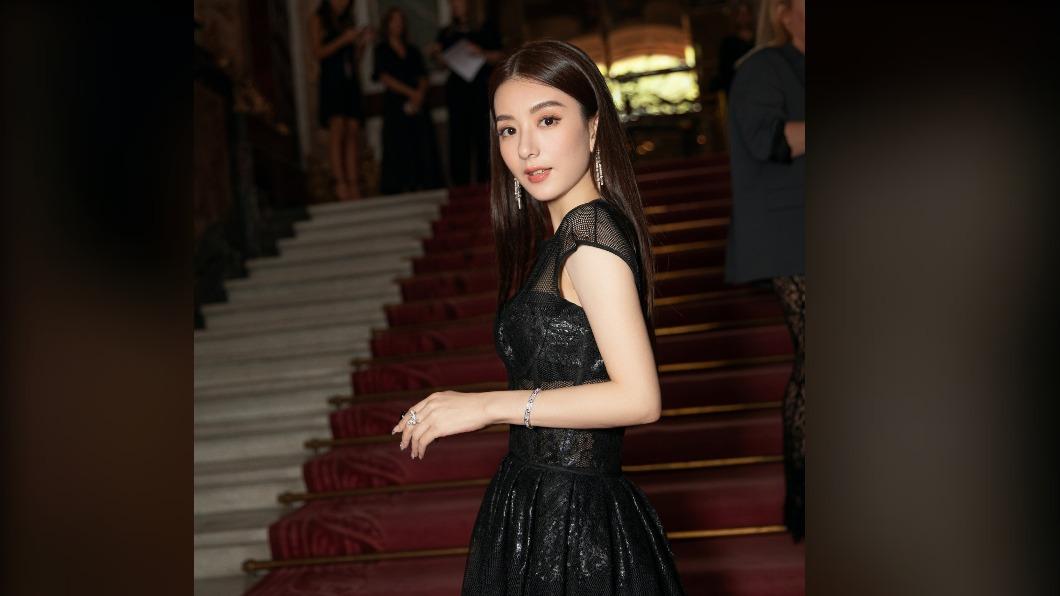 方媛現身時裝週！「吊帶透視裝」秀S曲線 凍齡容貌0死角│TVBS新聞網