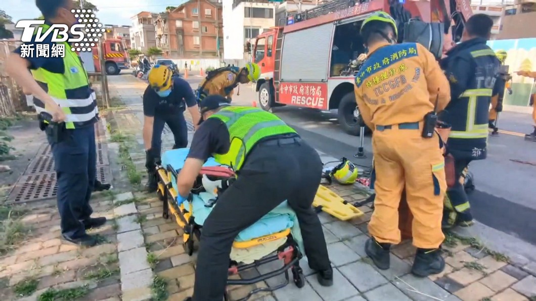 汙水檢驗奪命 2工人跌落下水道1死1傷│TVBS新聞網