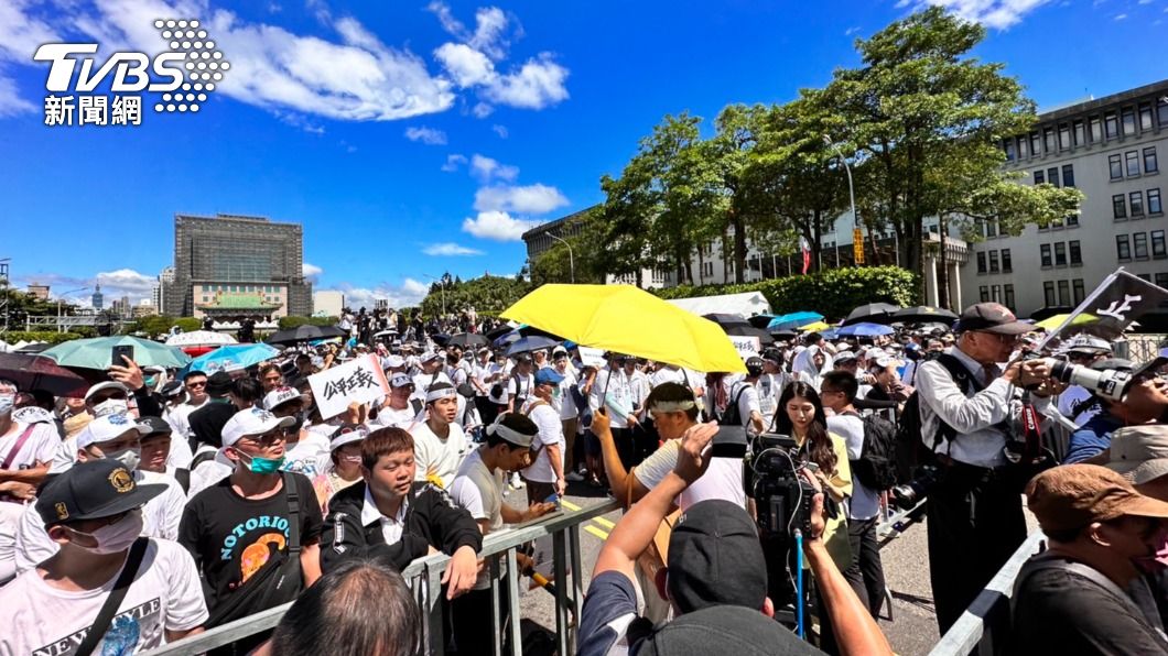 LIVE／「公平正義救台灣」直擊館長、黃國昌上凱道現場│TVBS新聞網