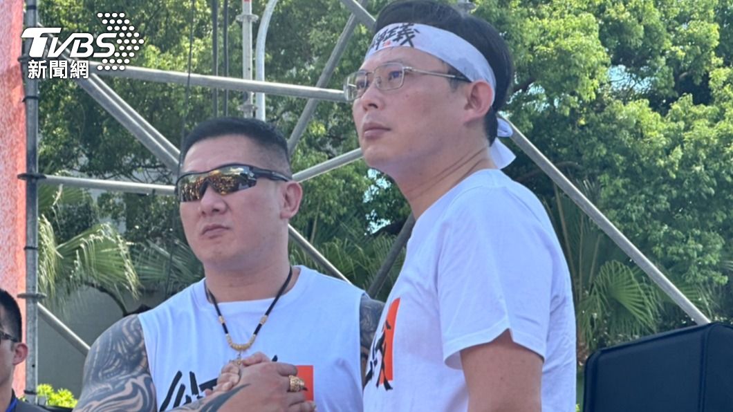 嗆賴清德躲遊行吹冷氣 館長酸：派個蝦兵蟹將也OK│TVBS新聞網