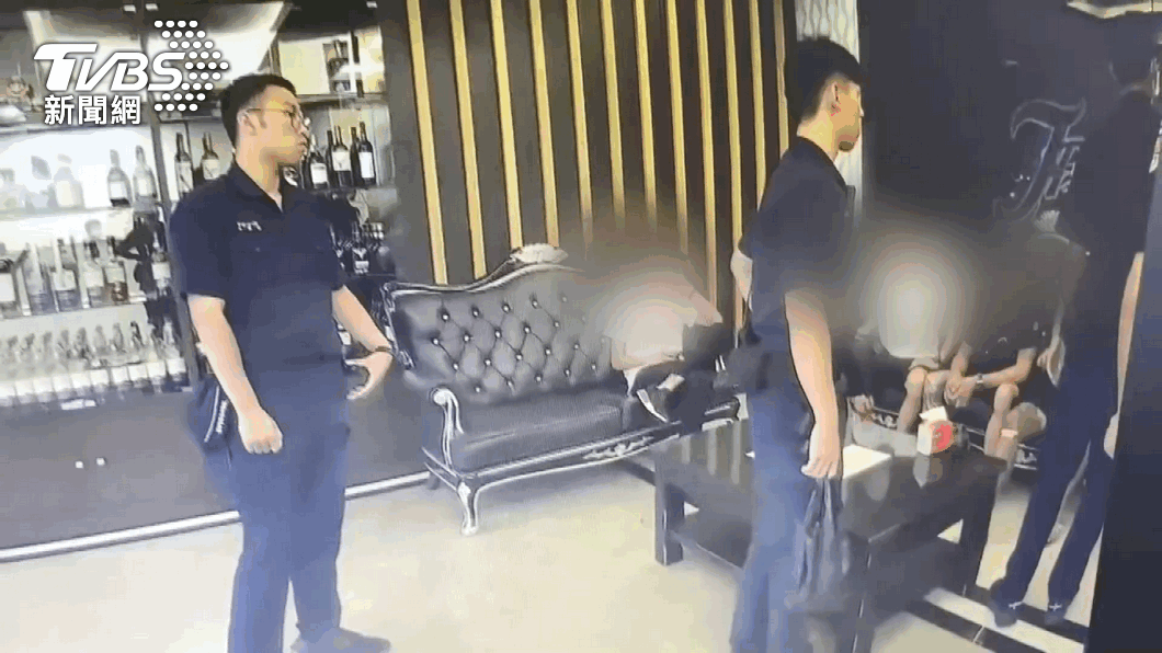 白天KTV歡唱包廂打水戰！檢舉太吵 警意外逮3毒男│TVBS新聞網