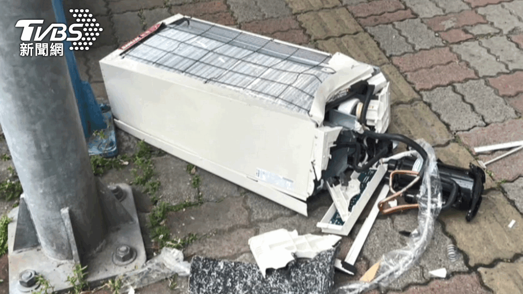 30kg冷氣墜17樓 物理老師：瞬間重達900kg│TVBS新聞網