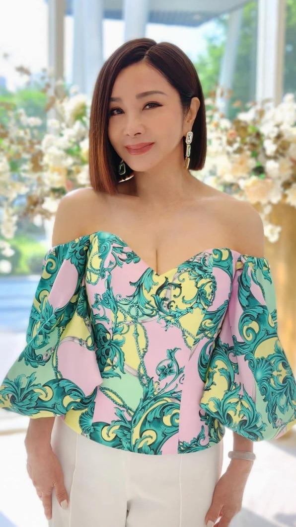 震撼！陳美鳳古銅色膚「狂野玩胴體誘惑」比基尼辣照驚6萬人│TVBS新聞網