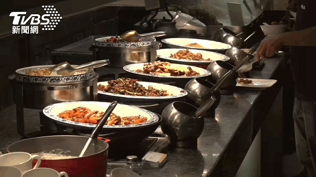 颱風天去哪吃！ 「飯店Buffet破百人、餐廳8成滿」│TVBS新聞網