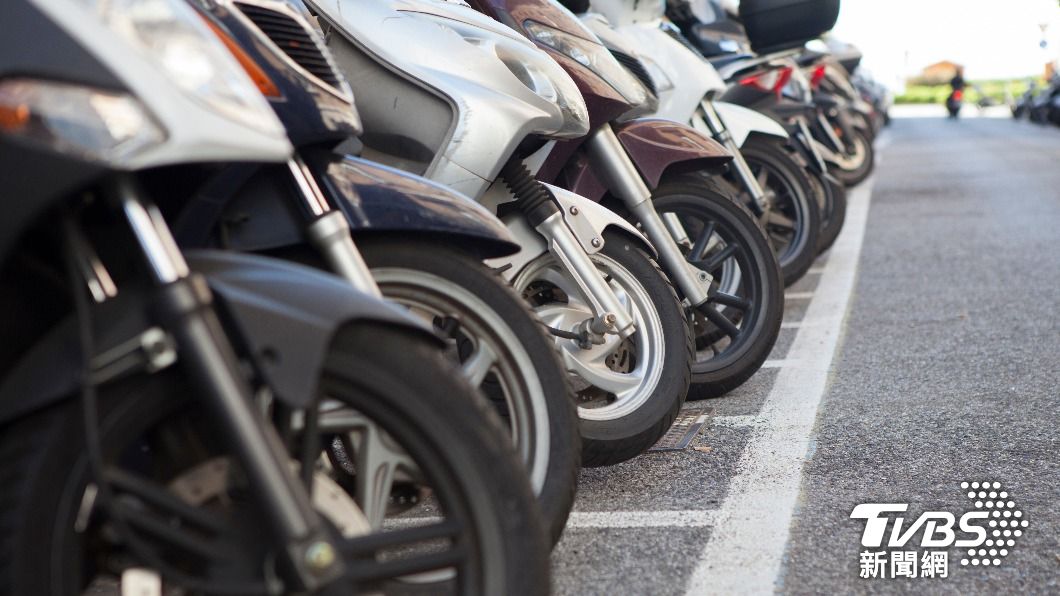 他紅燈右轉遭檢舉 卻收「0元」罰單？網笑：獲再來一次券│TVBS新聞網