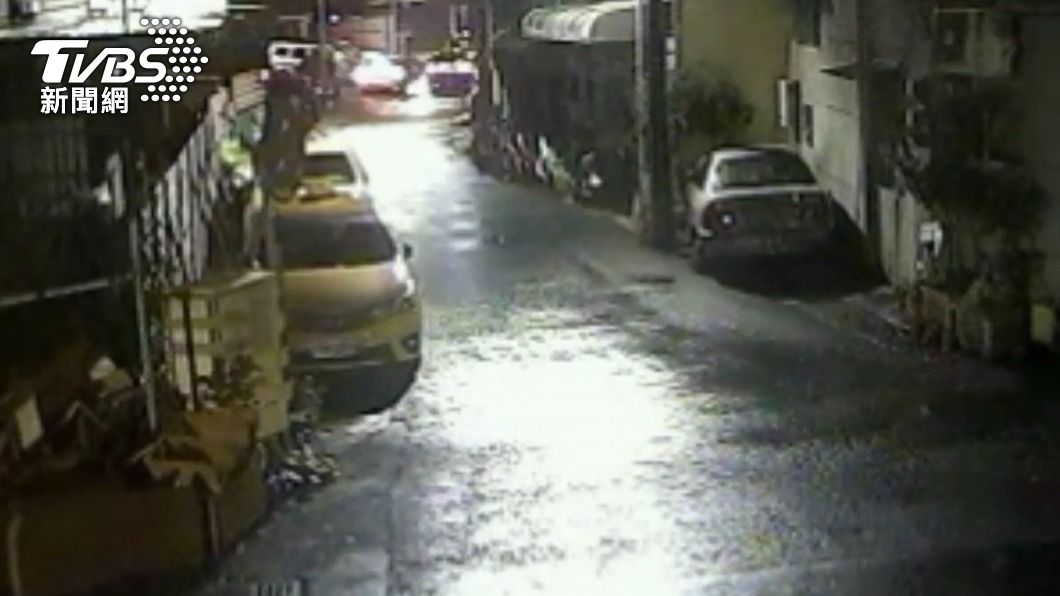 僅為7000元！高雄5惡煞深夜登門砍殺 逃逸追緝中│TVBS新聞網