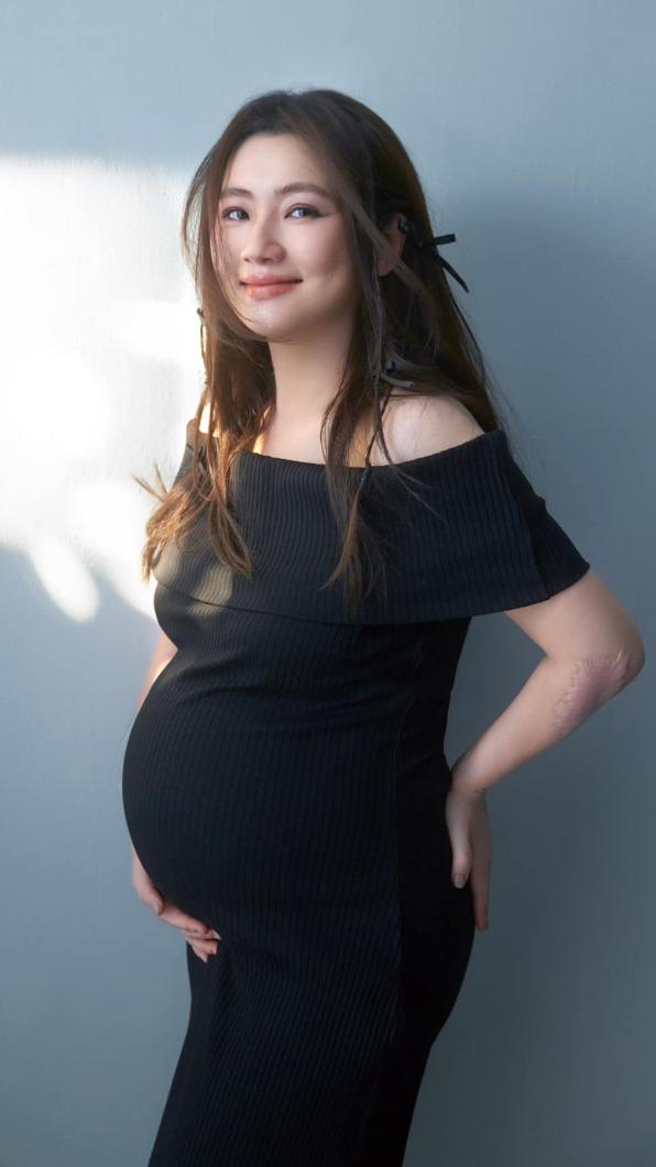 S.H.E才合體！Selina待產曝激烈胎動 Ella嚇喊阿娘威 │TVBS新聞網