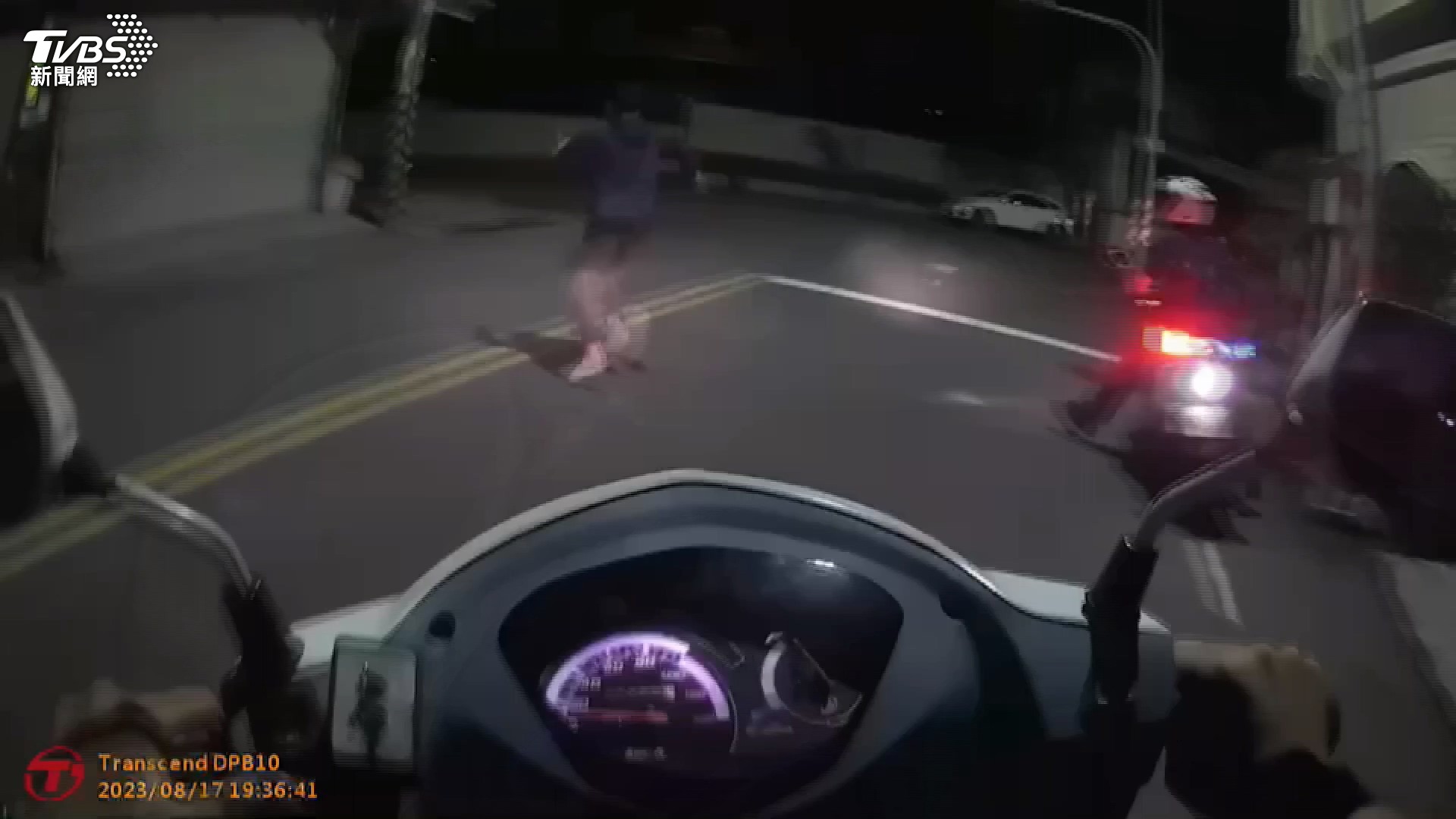 「姊姊」有在練啦！失聯移工狂奔400米 不敵霹靂警花│毒品│員警│工作│TVBS新聞網