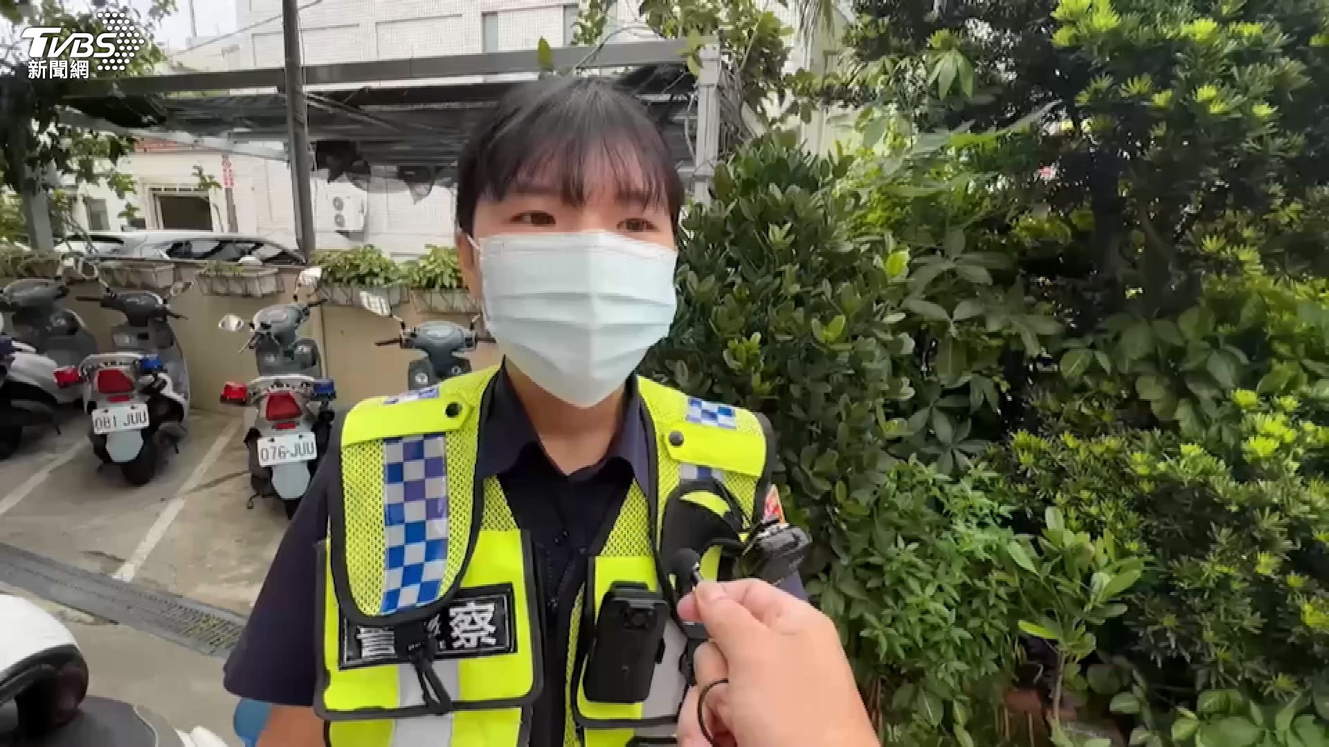 「姊姊」有在練啦！失聯移工狂奔400米 不敵霹靂警花│毒品│員警│工作│TVBS新聞網