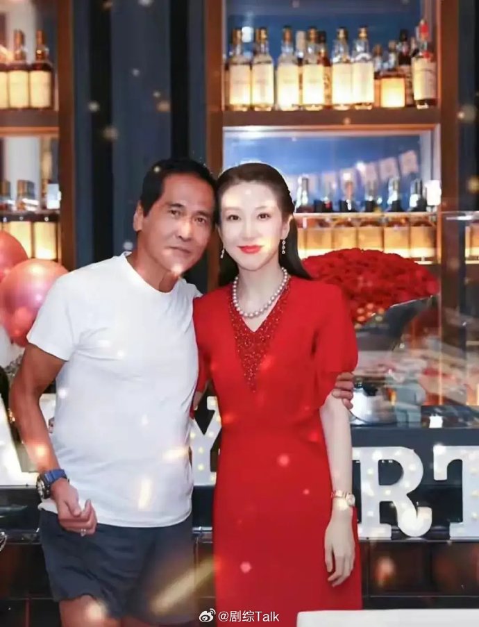 娶嫩妻13年！63歲齊秦突「親密臉貼」白皙女 超狂身分曝│TVBS新聞網