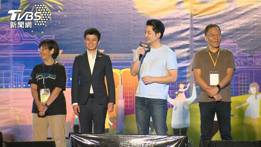 480秒煙火照亮大稻埕 蕭煌奇、旺福壓軸│TVBS新聞網