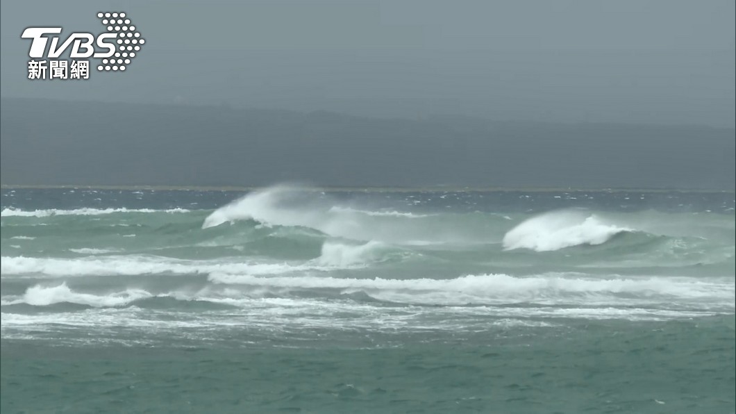 蘇拉颱風上午觸陸！恆春沿海掀浪、強風吹斷電線 派出所停電│TVBS新聞網