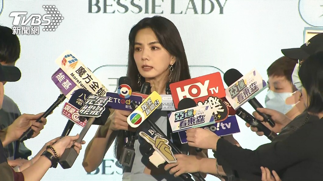 S.H.E登小巨蛋逼哭粉絲！Ella笑喊「難怪沒尖叫聲」 再曝合體可能│TVBS新聞網