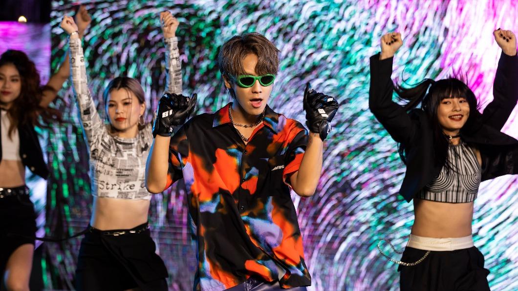 鼓鼓突推新作笑喊「我又回來了」 現身光影迷宮熱舞8小時│TVBS新聞網