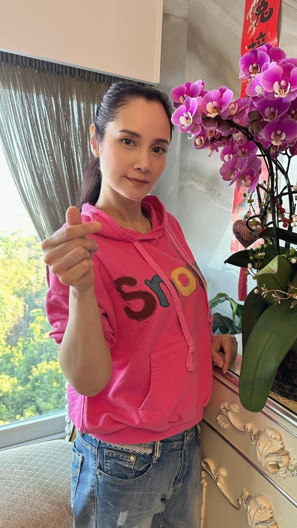 息影12年！「三級片豔星」曾淪清潔工 患厭食症近況曝│TVBS新聞網