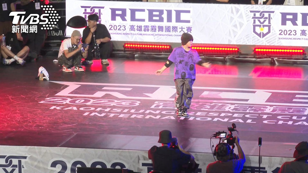 人體戰鬥陀螺！霹靂舞大賽 台灣小選手8歲Nana勇奪冠│TVBS新聞網
