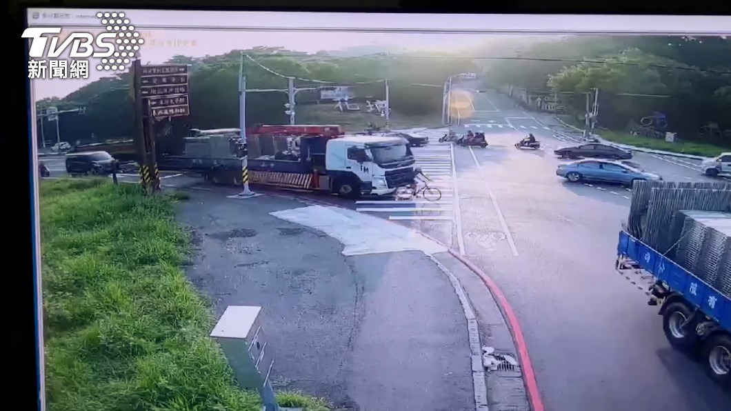 7旬車友返鄉陪母 139騎自行車晨運遭撞傷│TVBS新聞網