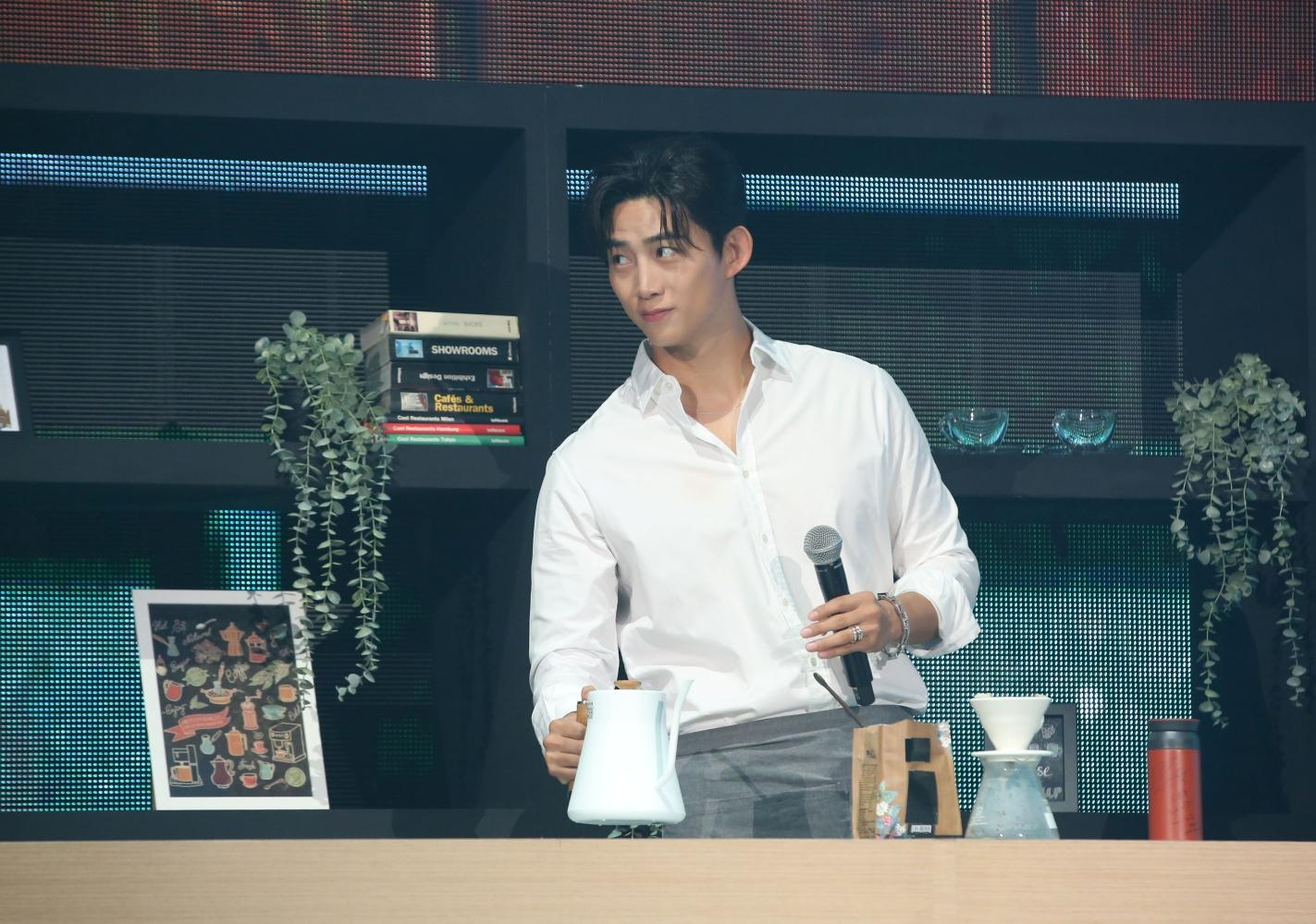 今年最猛！玉澤演開唱「送出間接接吻」 承諾盡快帶2PM寵台妹│TVBS新聞網