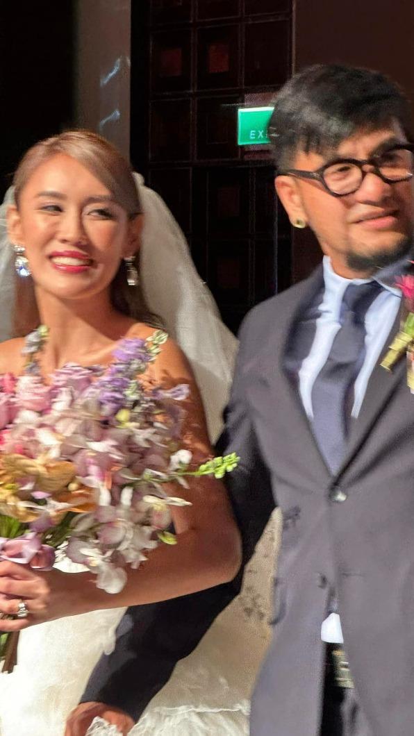 張震嶽結婚5年補辦婚禮！辣妻深V婚紗亮相 竟是A-Lin表妹│TVBS新聞網