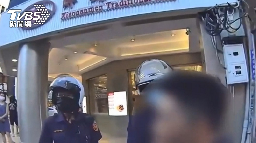 別想扣車！沒安全帽被攔 襲警嗆「打給我爸」│TVBS新聞網