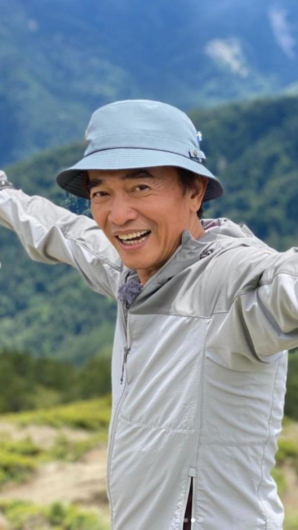 吳宗憲61歲生日！KID送「十年主持棒」笑喊「未經同意」│TVBS新聞網