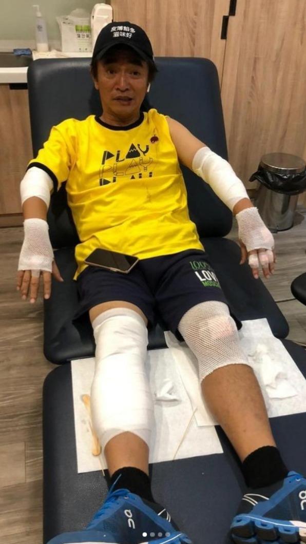 吳宗憲61歲生日！KID送「十年主持棒」笑喊「未經同意」│TVBS新聞網