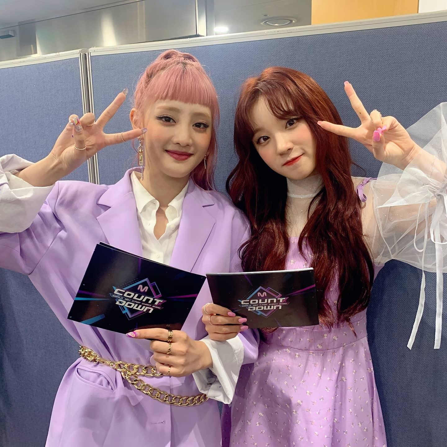 (G)I-DLE雨琦、Minnie違規雙載 「沒安全帽+騎人行道」韓網炸鍋│TVBS新聞網