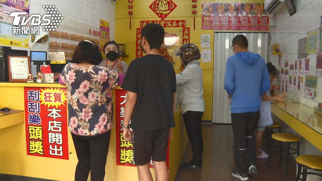 移工？居民？9億威力彩誰獨得 高雄彌陀街頭引爆話題│TVBS新聞網