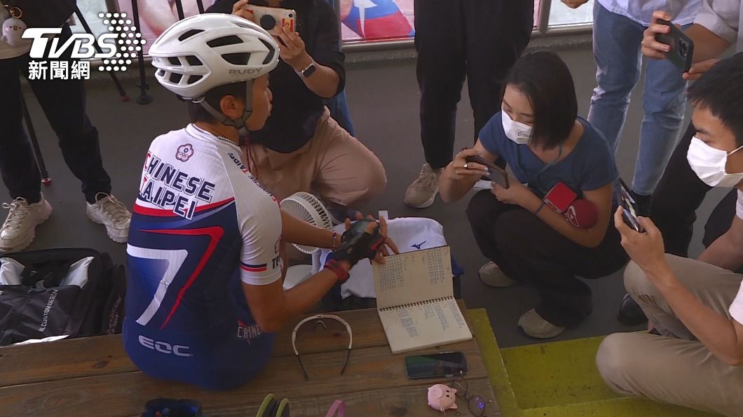 賽後噴淚！亞運滑輪傳捷報 施沛妤、楊合貞合力「金包銀」│TVBS新聞網