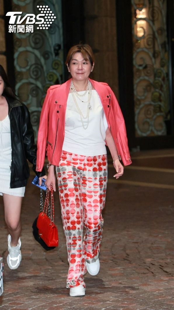 KID婚禮幫小鬼留位 生前摯愛峮峮喊「我愛老婆」鬼妹一家都到了│TVBS新聞網