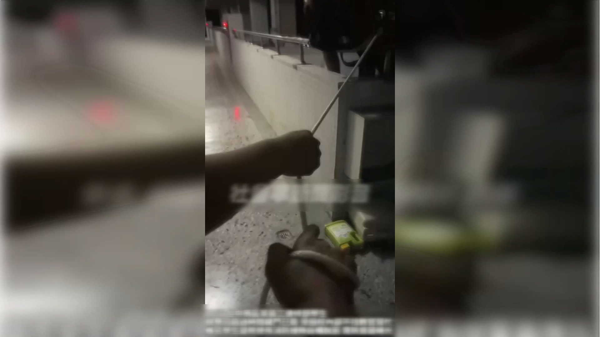 蜘蛛人？放學鎖門困2F 3學生竟用緩降機垂降│TVBS新聞網